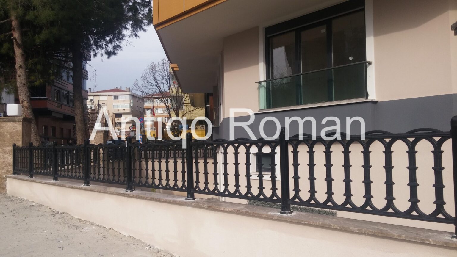 Modular Antiqo Fence – Elegant Fencing for Homes & Gardens